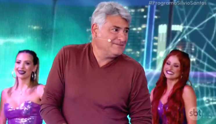 Cleber Machado não pipoca e responde se prefere a Globo ou SBT