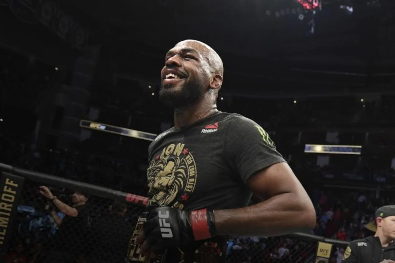 Com saída de Jon Jones, veja como ficou o card do UFC 295