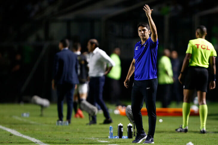 Botafogo toma decisão sobre Lúcio Flávio em reta final de Brasileirão ...