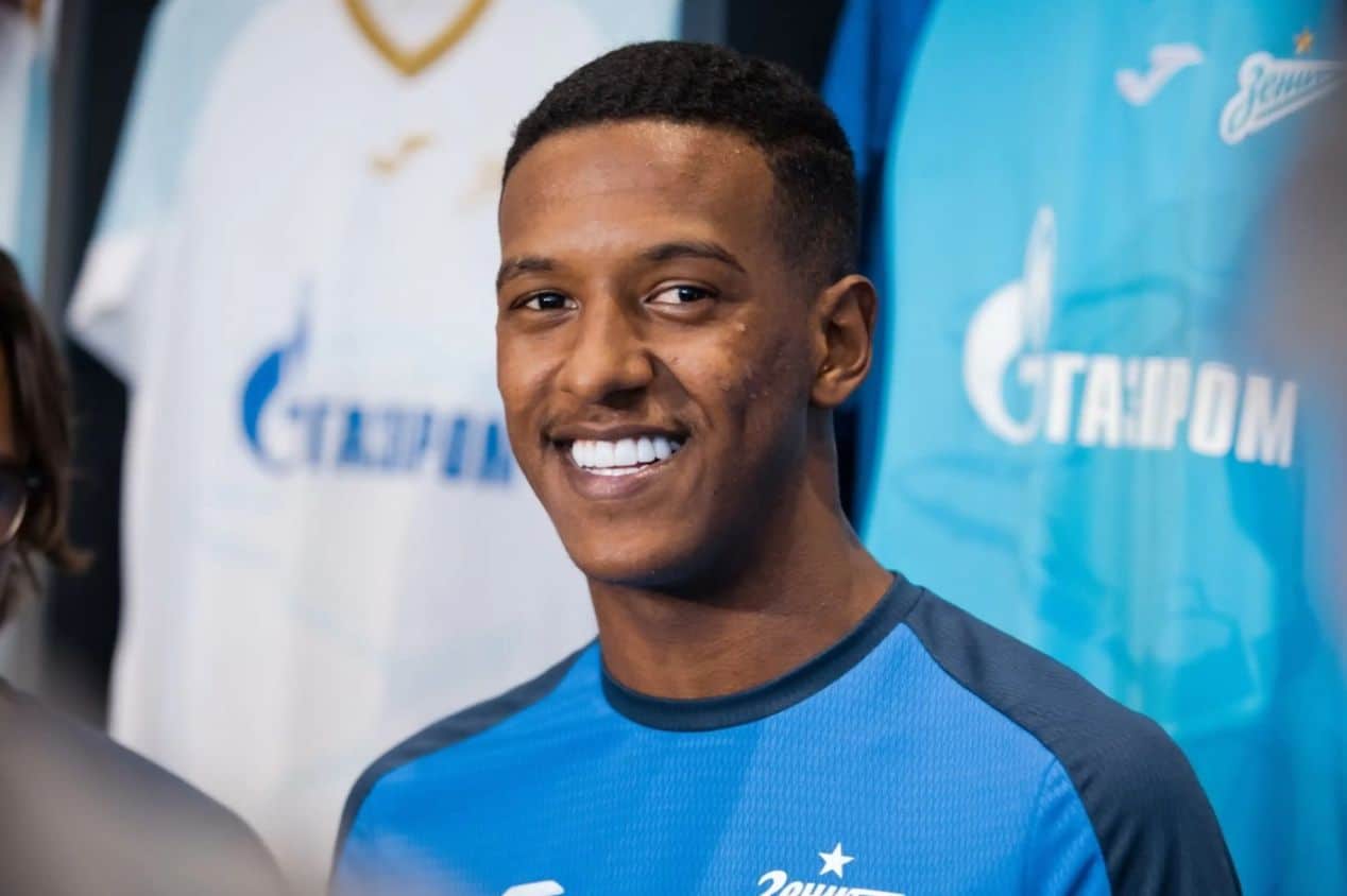 Corinthians surpreende e encaminha volta de Robert Renan em 2024