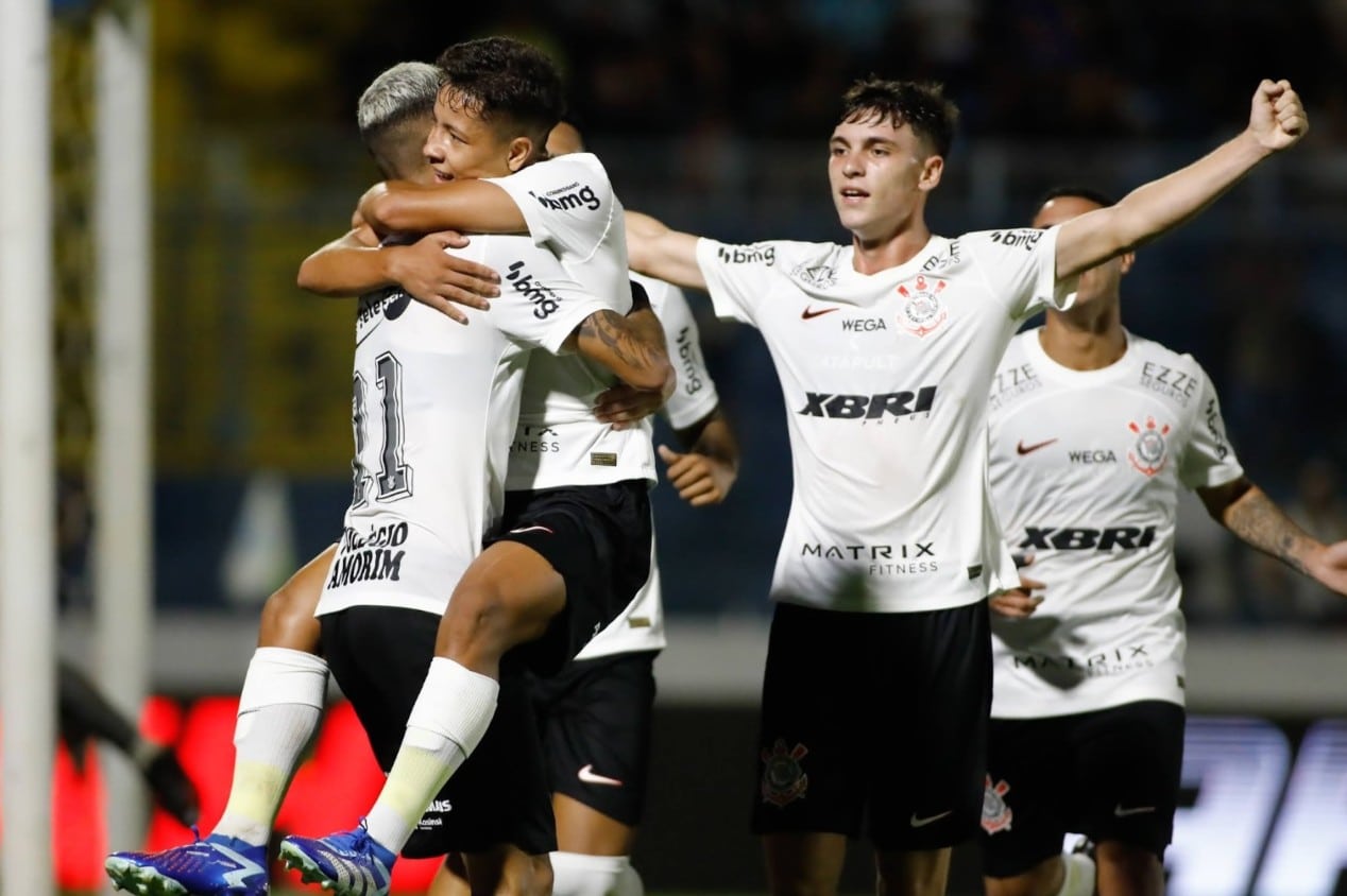 Corinthians goleia na Copinha e Craque Neto prevê 'reforços' para Mano ...