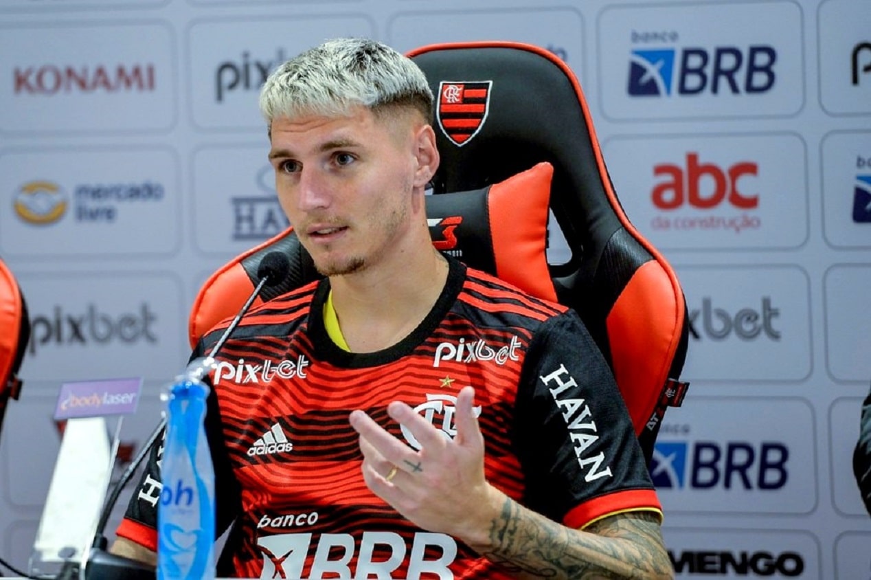 Flamengo lista Varela e agente comenta investida de adversários