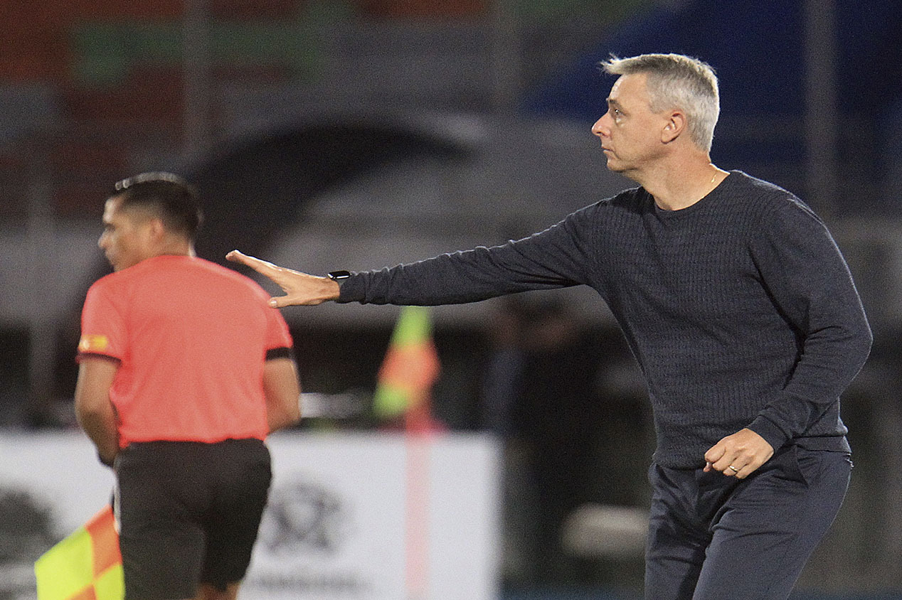 Eric Faria abre o jogo sobre substituto de Tiago Nunes no Botafogo