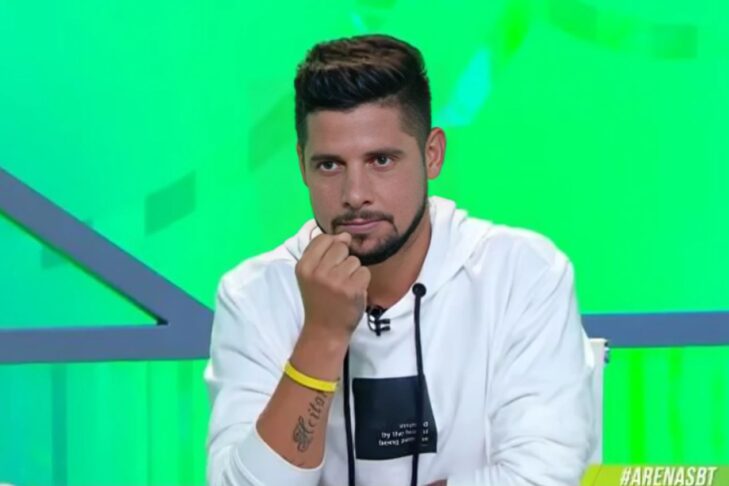 Cicinho provoca Corinthians após eliminação no Paulistão Cicinho provoca Corinthians após eliminação no Paulistão