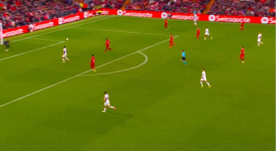 Scamacca recebe livre na área e amplia pelo Atalanta contra o Liverpool ...