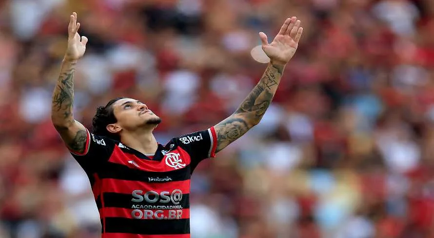 Pedro abre o placar para o Flamengo contra o Corinthians;