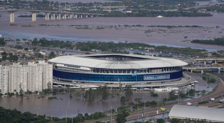 Torcedores do Grêmio se irritam com postura da CBF e provocam: Torcedores do Grêmio se irritam com postura da CBF e provocam: