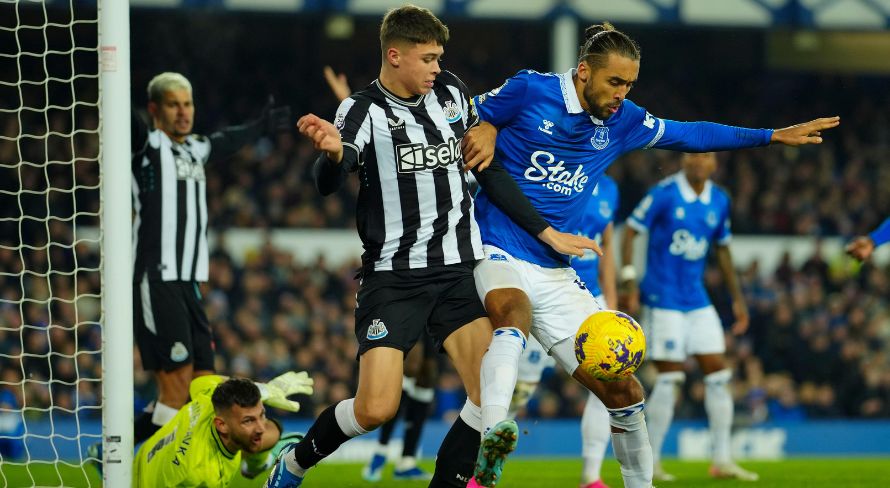 Chelsea cogita contratação de atacante do Everton