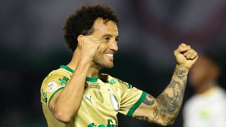 Felipe Anderson, do Palmeiras, elege melhor finalizador da história