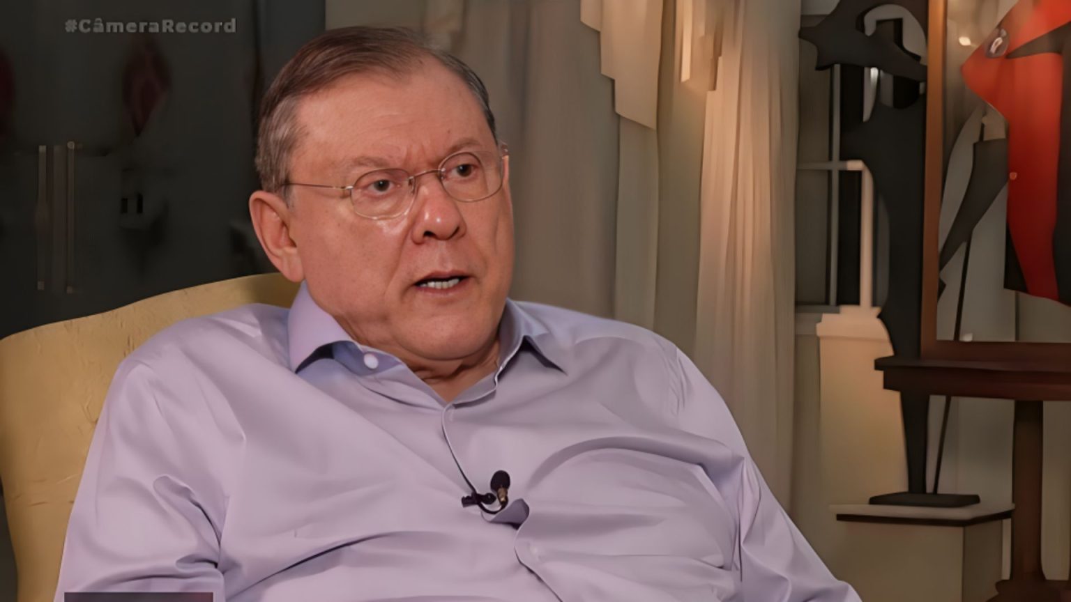 Milton Neves aponta "Pelé" dos laterais na história do futebol