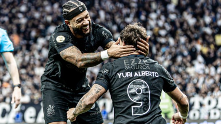 Corinthians vê dupla Yuri Aberto e Memphis Depay se entrosando