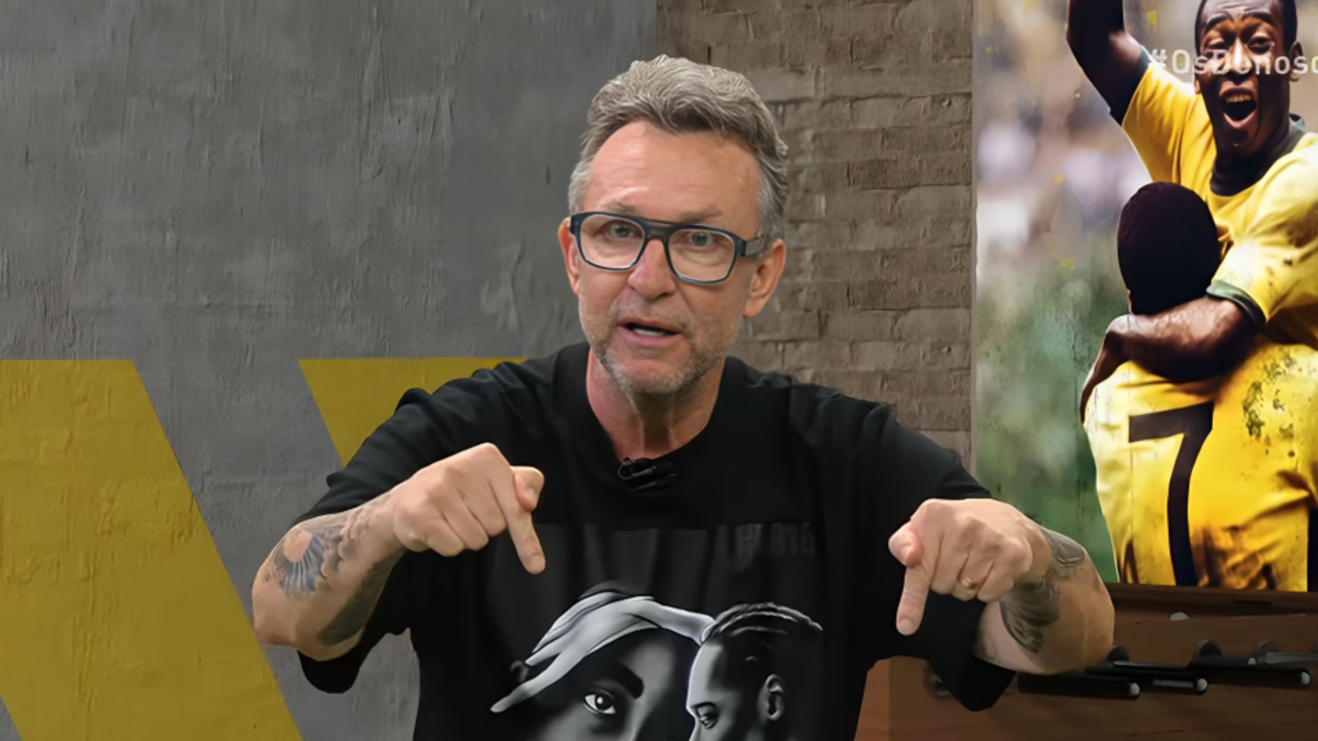 Craque Neto surpreende e elege jogador melhor do Brasileirão